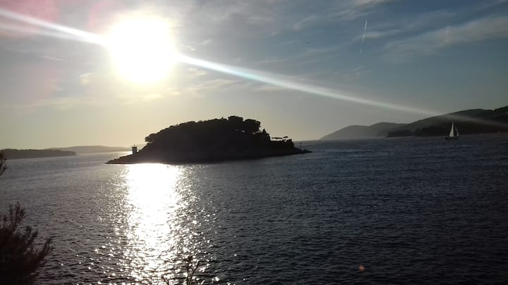 Apartment Hvar For2,3, Accessible  17.7. - Hvar