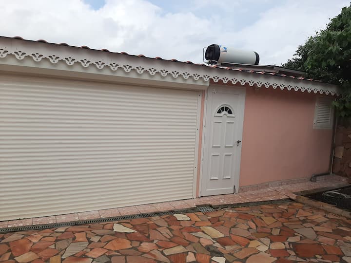 Maison T1 Refait à Neuf. Situé Dans Une Résidence. - Guadeloupe