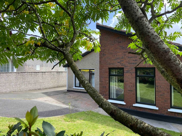 Excellent Location In Centre Of Village Of Blarney - Cork