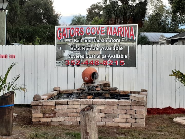 Paradise Cove Cafe Apts 1 Effi 1 Bed Apts 2bed - Lake Griffin State Park, Fruitland Park