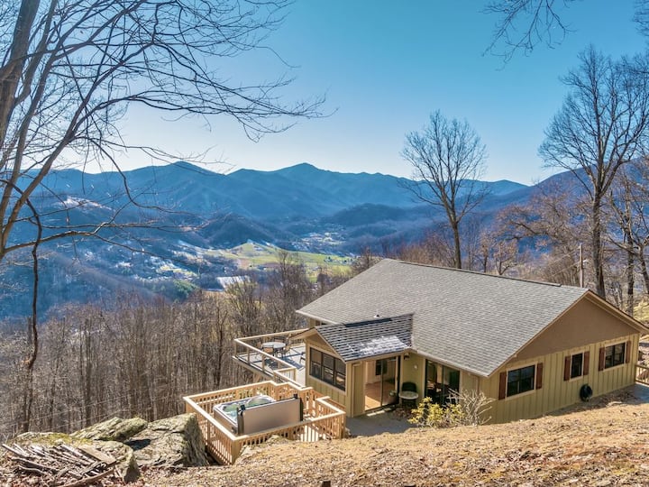 Seven Peaks/views/hot Tub/gas Fire Pit/fireplace - Waynesville, NC