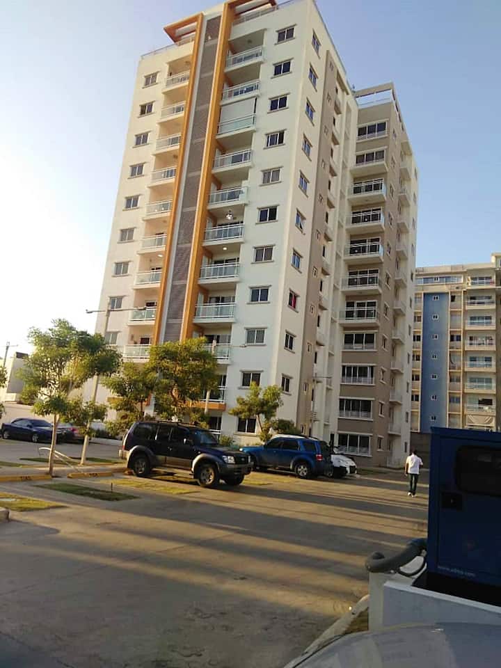 Hermoso Apto. Con Vista Al Mar. Zona Oriental. R.d