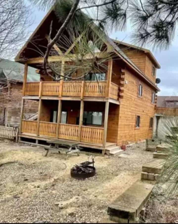 Cozy Lower Unit Of Cabin With Large Outdoor Space - Fort McCoy, WI