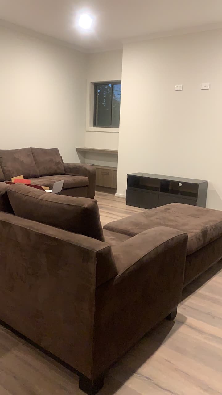Rooms Available For Students And Professionals - Adelaide