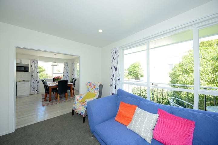 Stylish Private Townhouse. Free Parking For 2 Cars - Christchurch