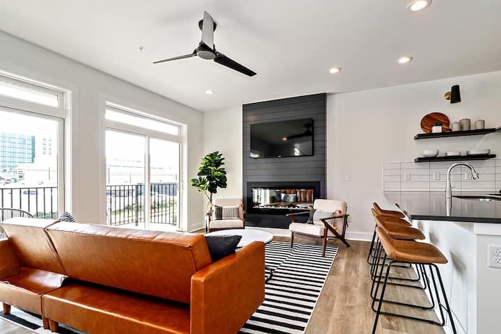 Rooftop Deck And Ocean Views With Vb Local Life! - Virginia Beach, VA
