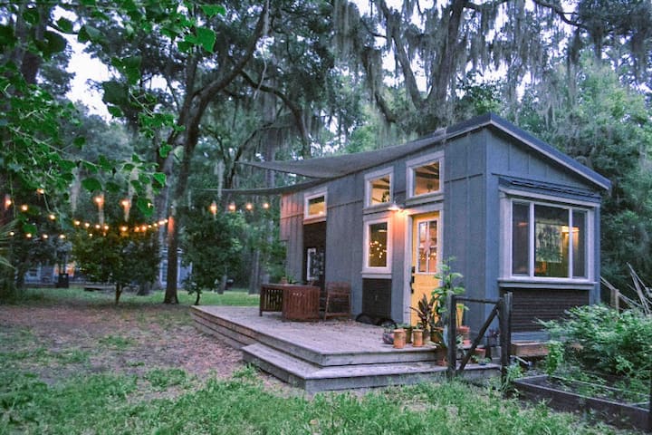 Monthly Stay "Urban Craftsman" Tiny Home - Savannah, GA