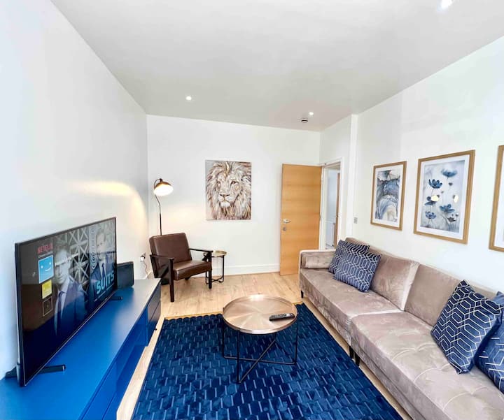 Beautiful 4 Bed House 25 Minutes To Big Ben By Bus - 