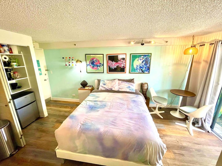 Splash In The Sea In Waikiki, Chic, Stylish For 2! - Kāhala Beach, HI