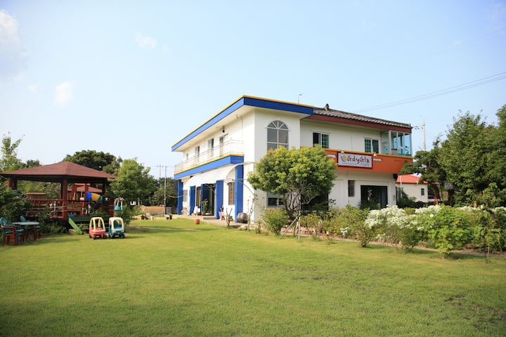A Peaceful Lodging Located Aewoleup (Max19 Person) - 제주시