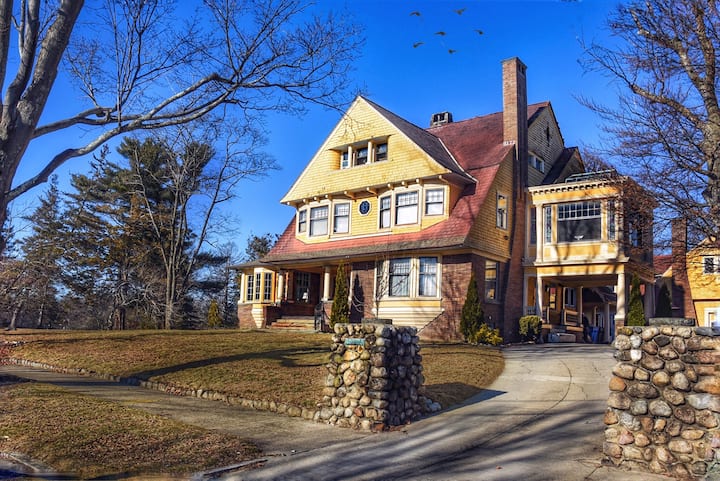 Historic Victorian Mansion - Suite 6 - Rhode Island