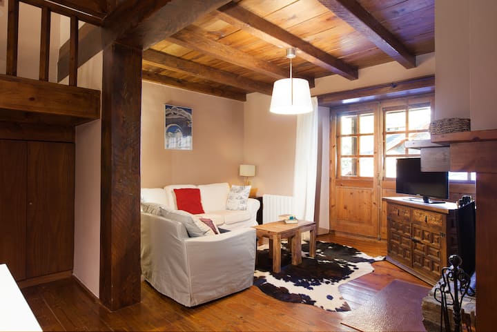 Spacious Mountain Chalet Close To Slopes Pt51d - Ax 3 Domaines
