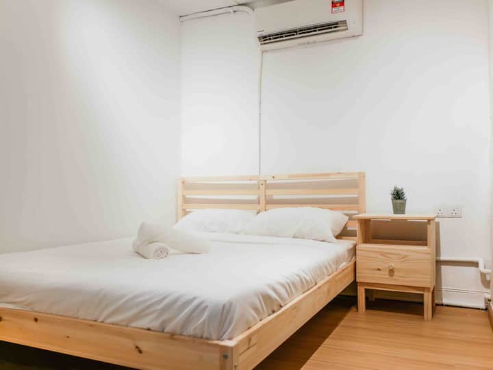 Cozy Room In Townhouse At Beach Street - Penang