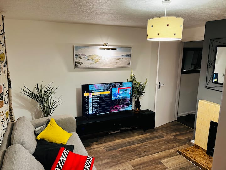 Mk *Bletchley * Bucks*beds* Families*contractors - Willen Lake