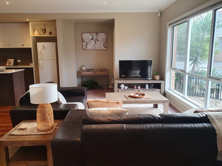 L'barza Lovely 3 Br Serviced Townhouse Near Lake - Shepparton