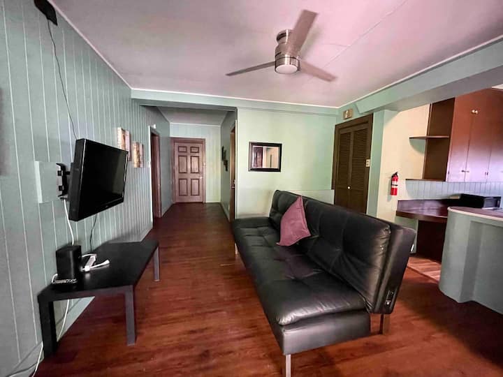 104 Date & University Ave 1 Bed - Honolulu, HI