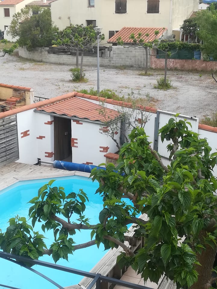 Charmant F1 Avec Jardin Et Piscine - Thuir