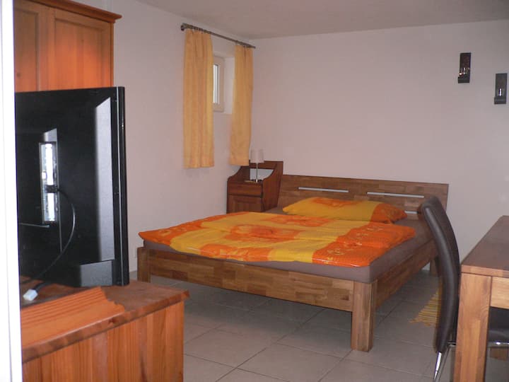 Ruhiges Kellerzimmer In Däniken - Aarau