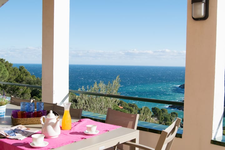 Villa With Sea Views. Pool. Sa Riera, Begur. - Begur