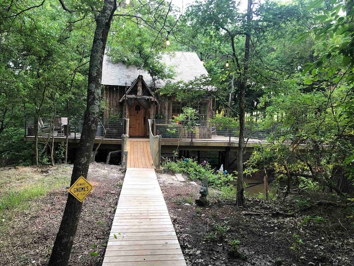 Hobbt TreeHouse w Waterfall! 350 acres-Brazos Rvr! - Treehouses for ...