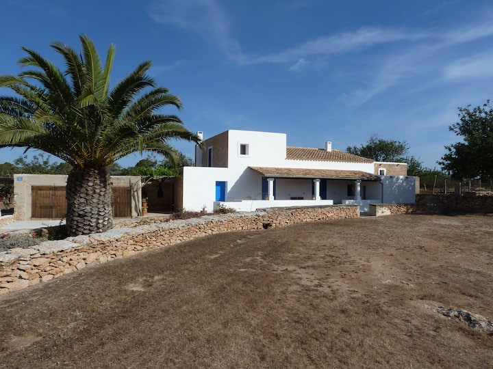 Can Simon. Una Casa Para Toda La Familia. - Formentera