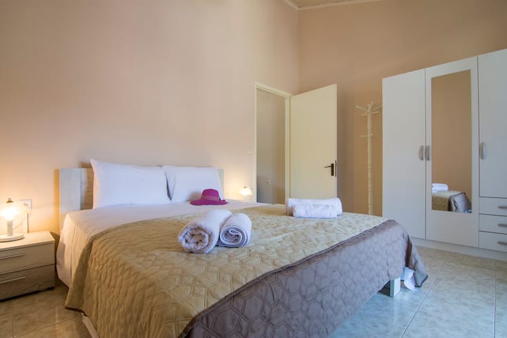 Paxos In Square (Apartment Amfitriti) - Paxi