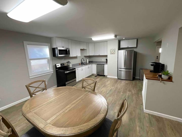 Newly Renovated Home In Downtown - Mooresville, NC