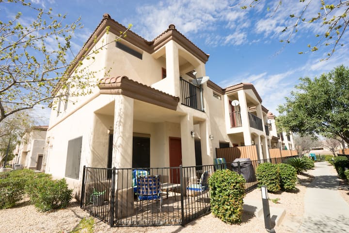 Cute And Cozy Condo With Heated Pool & Hot Tub - Desert Ridge - Phoenix
