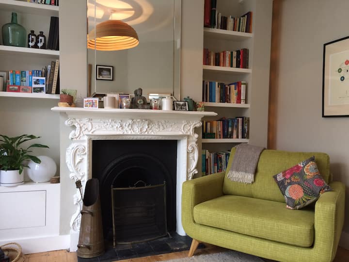 Beautiful, Quiet 2-bed Garden Flat Near Station - ウーリッジ