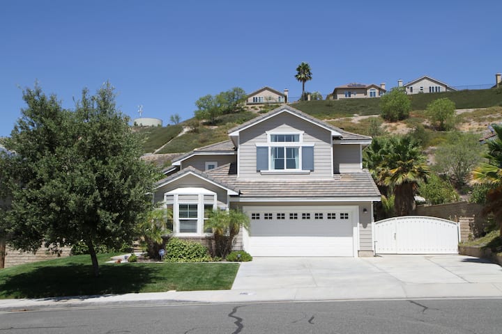 Luxury Suburban Home With Resort-style Backyard & Pool - Magic Mountain, CA