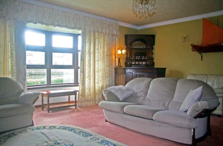 Newport. A Hidden Gem. Along The Shores Of Clewbay - Westport