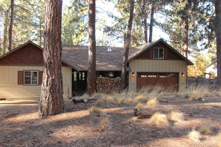 ☆ Quiet Forest Retreat | 10min From Old Mill ☆ - Bend, OR