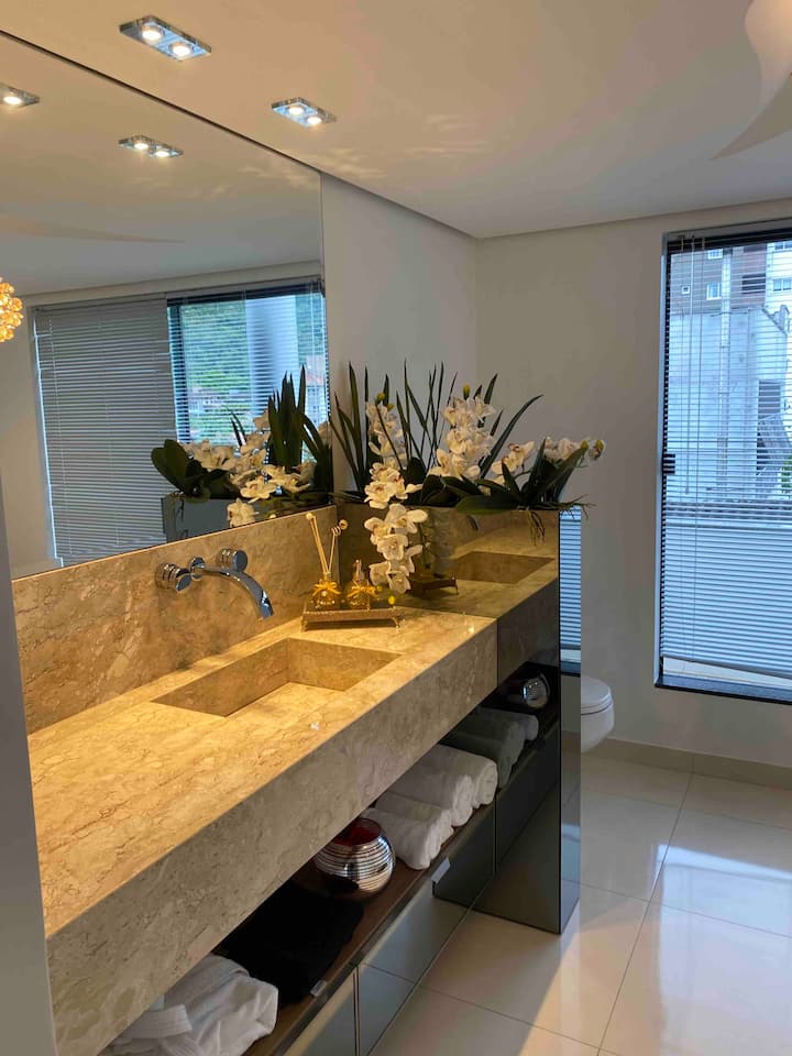 Suíte Vip Com Jacuzzi No Centro De Pomerode! - Blumenau