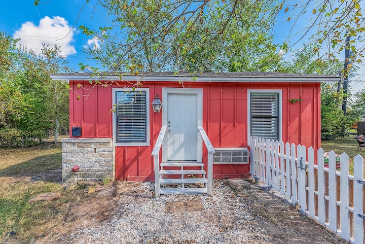 Reveille Cottage! ~ .5 Mi From Tamu Campus! - College Station, TX