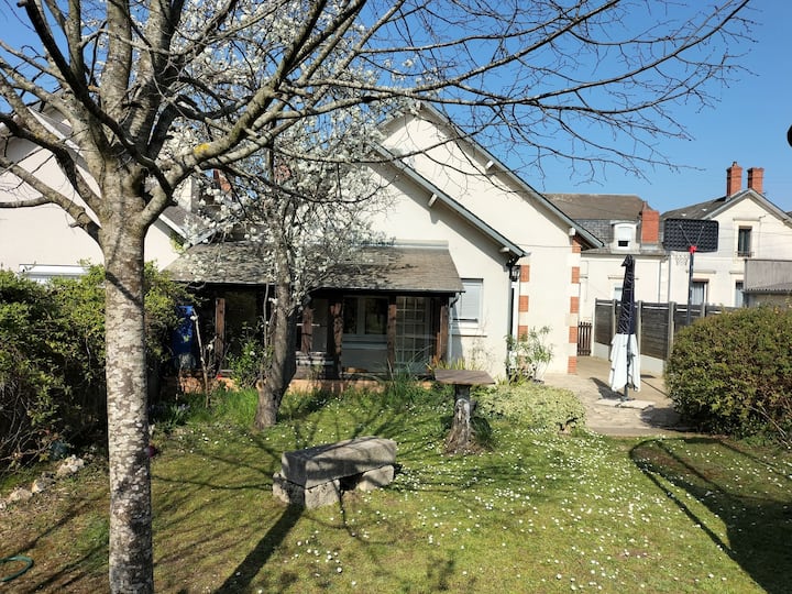 Maison De Ville Calme Et Arborée. - Bourges