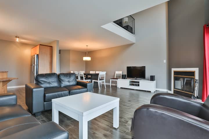 Opus 2h | Spacieux Pour 6 Avec Spa Et Foyer - Baie-Saint-Paul, QC