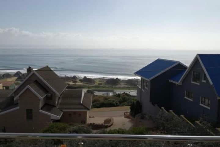Linja’s Beach House - Mossel Bay