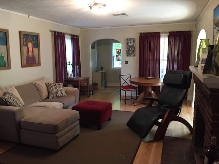 Private Room In Cozy Cottage, Dog Friendly - Eugene, OR