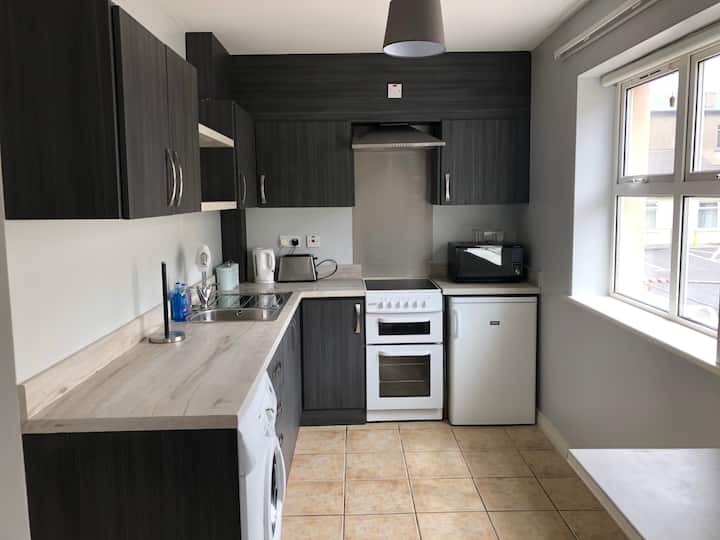 Bundoran Apartment Beside Beach Sleeps 5 - Bundoran