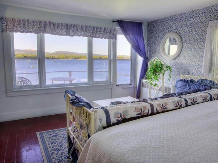 Pilot House - Maine