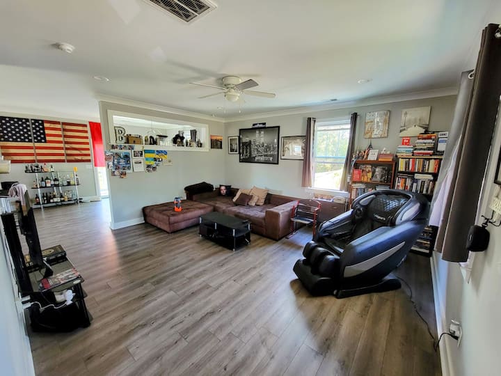 King Bed In Heart Of Park Cir. Pets Welcome, Woof! - Charleston, SC