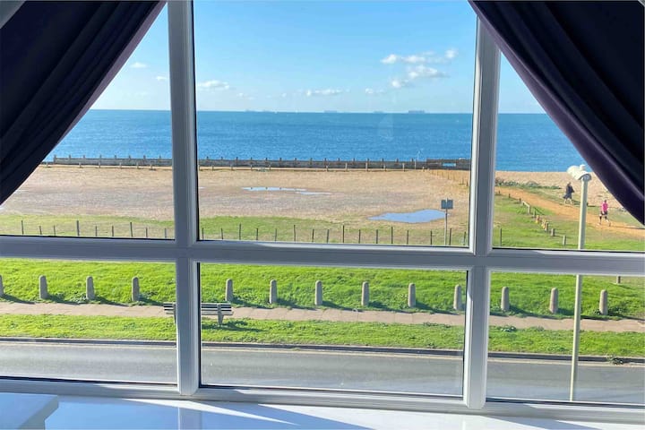 Lovely Seafront Home With Stunning Views - Hayling Island