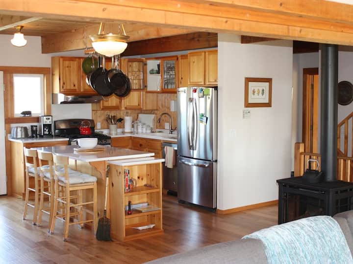 Whidbey Vacation Beach House - Freeland, WA