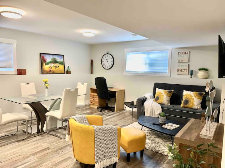 Stylish Modern One Bedroom Suite Near University - Prince George