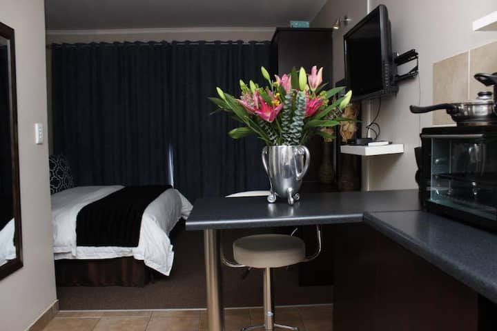 Beautiful Apartm B9, Situated In Bains Game Lodge - Bloemfontein