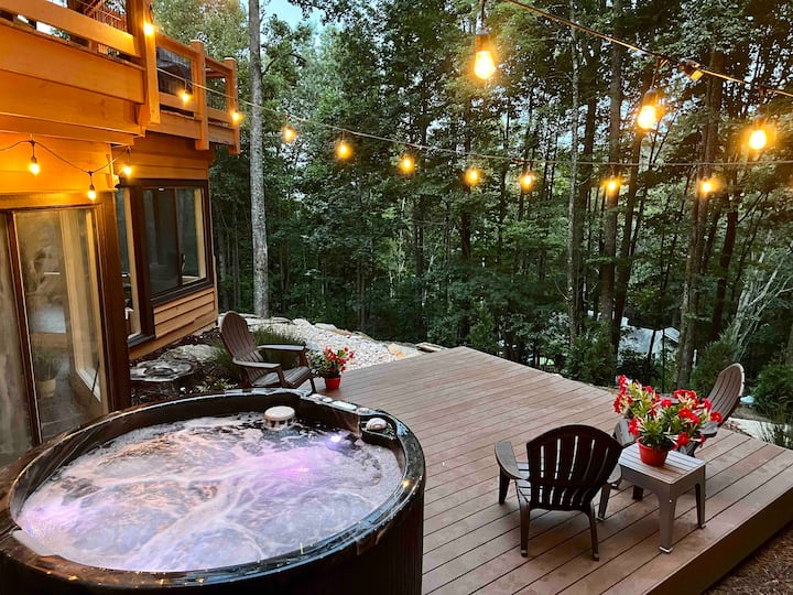 Stunning Mountain Getaway; Hot Tub-fire Pits-king - Hendersonville, NC