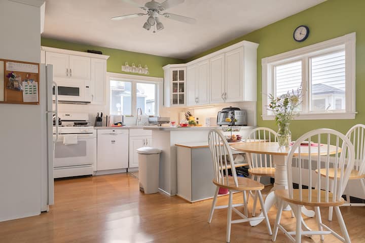 Tufts/harvard/mit/boston/cambridge-t Stop 5 Min - Cambridge, MA