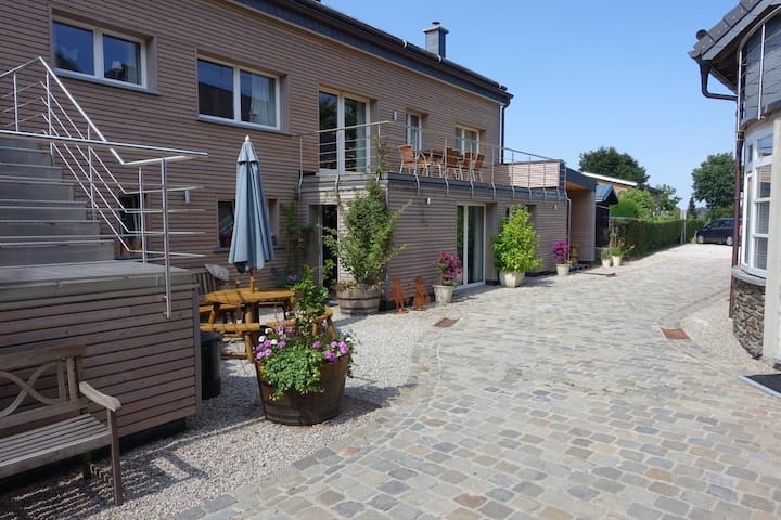 Gîte 18 P. Avec Espace Wellness - Le Burgseehof - Butgenbach