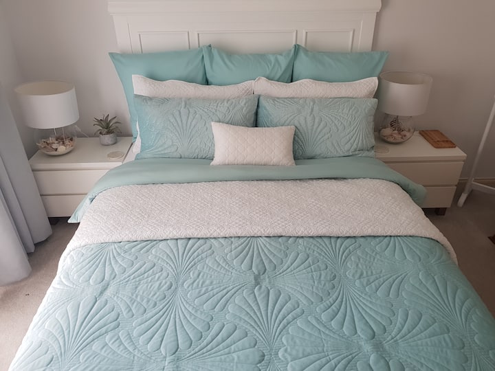 Bay Bliss, Couples Retreat, Walk To Beach, Aircon - Safety Beach