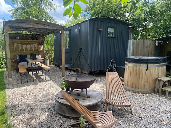 The Hut In The Wild - Yorkshire